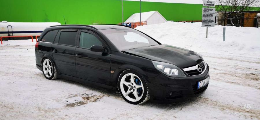 Black Opel Vectra 2007 in Kaunas, with an engine capacity of 1.91 L and mileage of 552 thousand km for 3350 €, photo 2 on AUTOMOTO.COM.LV