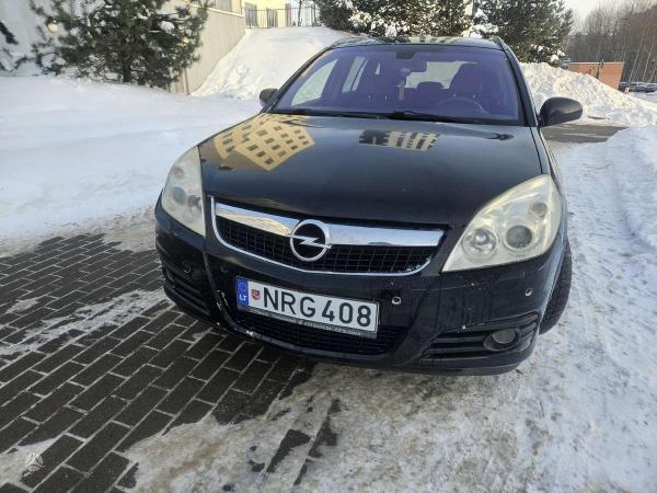 Black Opel Vectra 2007 in Vilnius, with an engine capacity of 1.91 L and mileage of 360 thousand km for 1599 €, photo 3 on AUTOMOTO.COM.LV