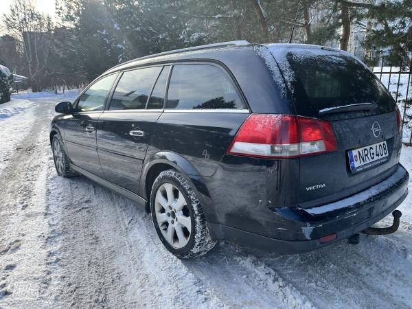 Melns Opel Vectra 2007 Viļņa, ar dzinēja tilpumu 1.90 L un nobraukumu 325 tūkst. km par 1750 €, foto 1 vietnē AUTOMOTO.COM.LV