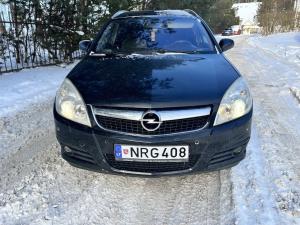 Black Opel Vectra 2007 in Vilnius, with an engine capacity of 1.90 L and mileage of 325 thousand km for 1750 €, photo 4 on AUTOMOTO.COM.LV
