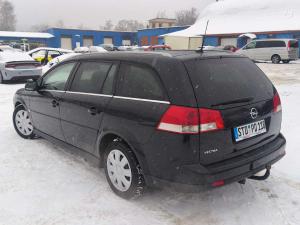 Black Opel Vectra 2007 in Prienai, with an engine capacity of 1.90 L and mileage of 252 thousand km for 2350 €, photo 2 on AUTOMOTO.COM.LV
