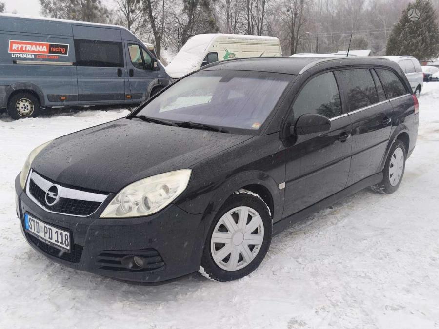 Black Opel Vectra 2007 in Prienai, with an engine capacity of 1.90 L and mileage of 252 thousand km for 2350 €, photo 3 on AUTOMOTO.COM.LV