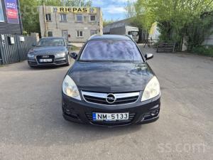 Black Opel Vectra 2007 in Riga, with an engine capacity of 3.00 L and mileage of 342 thousand km for 1490 €, photo 3 on AUTOMOTO.COM.LV