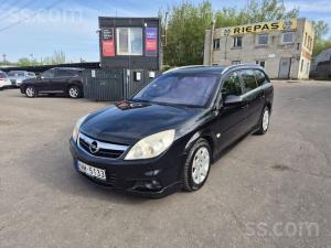 Black Opel Vectra 2007 in Riga, with an engine capacity of 3.00 L and mileage of 342 thousand km for 1490 €, photo 4 on AUTOMOTO.COM.LV