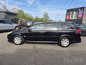 Black Opel Vectra 2007 in Riga, with an engine capacity of 3.00 L and mileage of 342 thousand km for 1490 €, photo 9 on AUTOMOTO.COM.LV