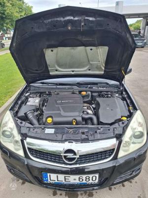 Melns Opel Vectra 2007 Šauļi, ar dzinēja tilpumu 2.96 L un nobraukumu 348 tūkst. km par 2800 €, foto 3 vietnē AUTOMOTO.COM.LV