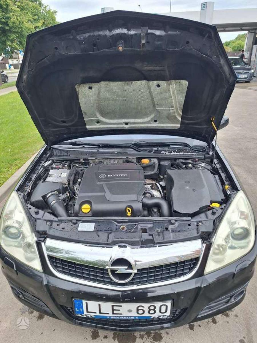 Melns Opel Vectra 2007 Šauļi, ar dzinēja tilpumu 2.96 L un nobraukumu 348 tūkst. km par 2800 €, foto 3 vietnē AUTOMOTO.COM.LV