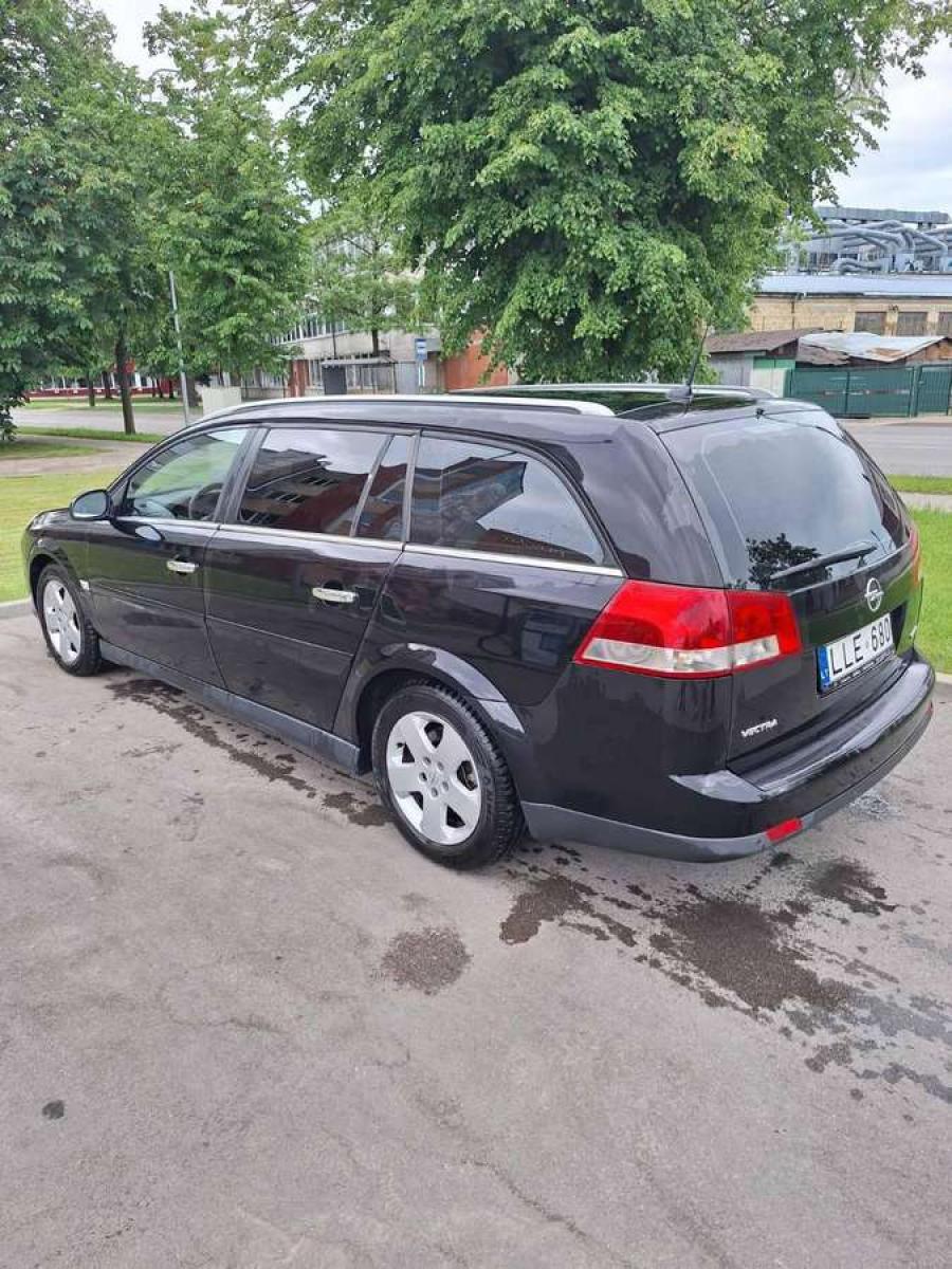 Melns Opel Vectra 2007 Šauļi, ar dzinēja tilpumu 2.96 L un nobraukumu 348 tūkst. km par 2800 €, foto 6 vietnē AUTOMOTO.COM.LV