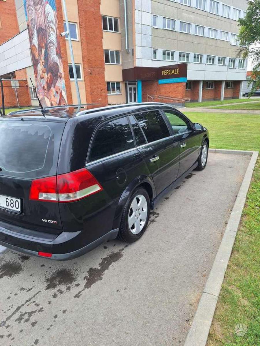Melns Opel Vectra 2007 Šauļi, ar dzinēja tilpumu 2.96 L un nobraukumu 348 tūkst. km par 2800 €, foto 7 vietnē AUTOMOTO.COM.LV
