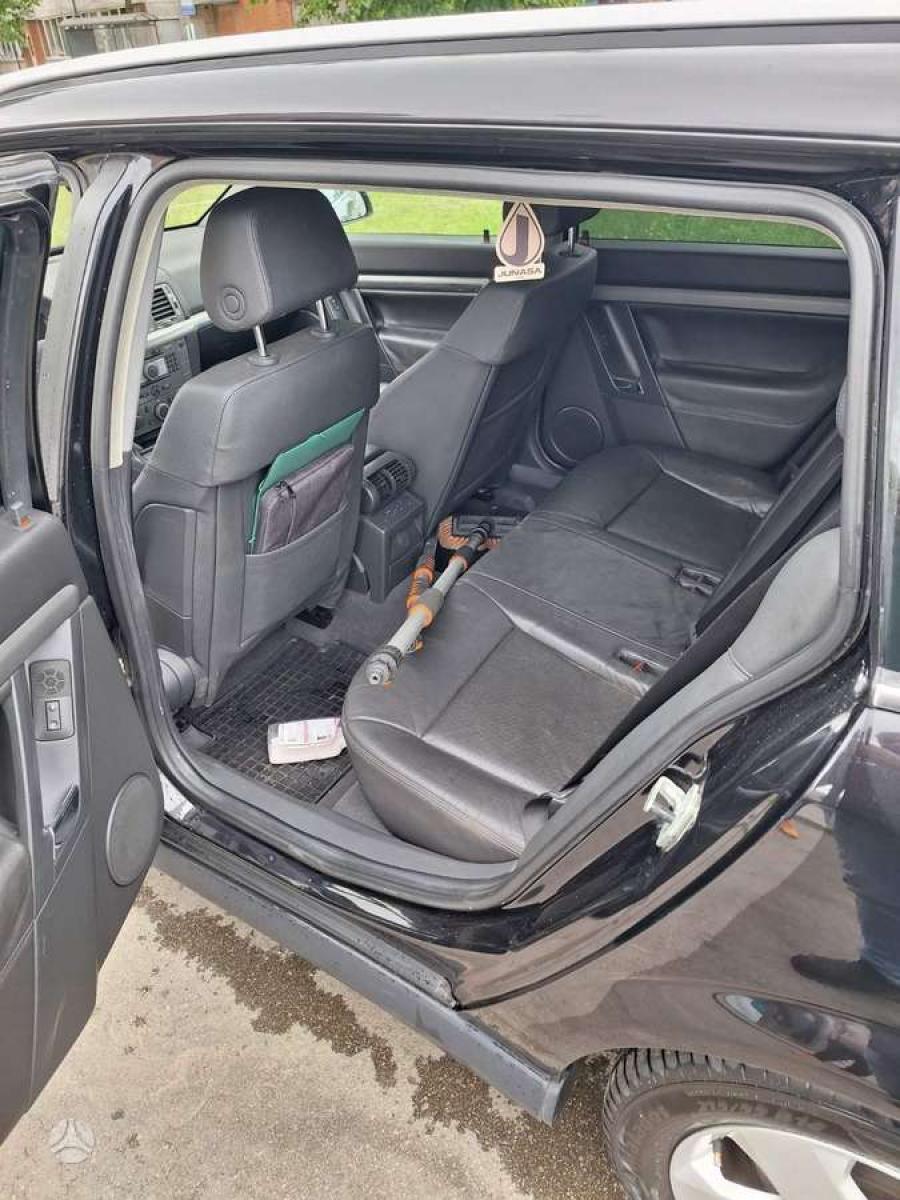 Melns Opel Vectra 2007 Šauļi, ar dzinēja tilpumu 2.96 L un nobraukumu 348 tūkst. km par 2800 €, foto 20 vietnē AUTOMOTO.COM.LV