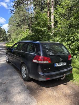 Black Opel Vectra 2007 in Vilnius, with an engine capacity of 2.20 L and mileage of 324 thousand km for 999 €, photo  on AUTOMOTO.COM.LV