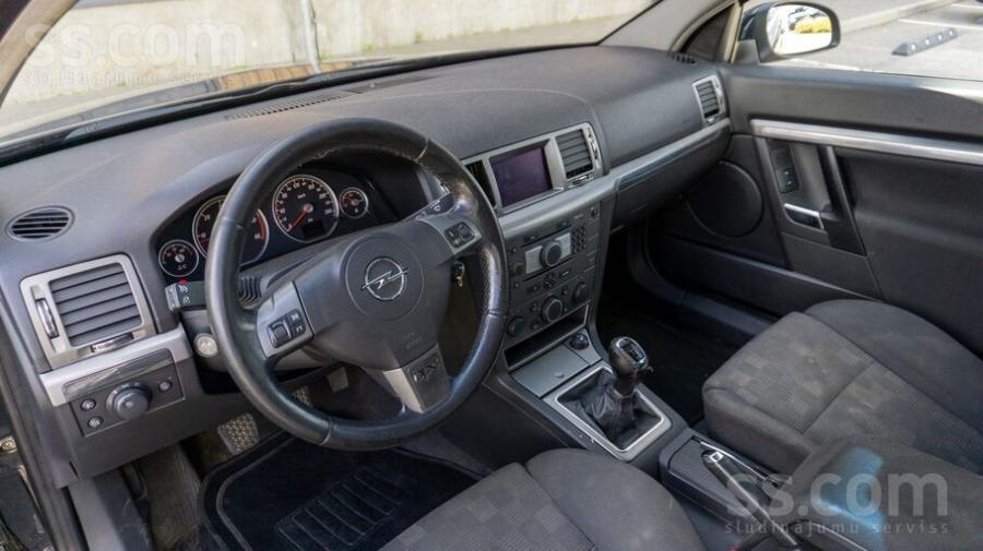 Black Opel Vectra 2007 in Riga, with an engine capacity of 3.00 L and mileage of 342 thousand km for 990 €, photo 11 on AUTOMOTO.COM.LV