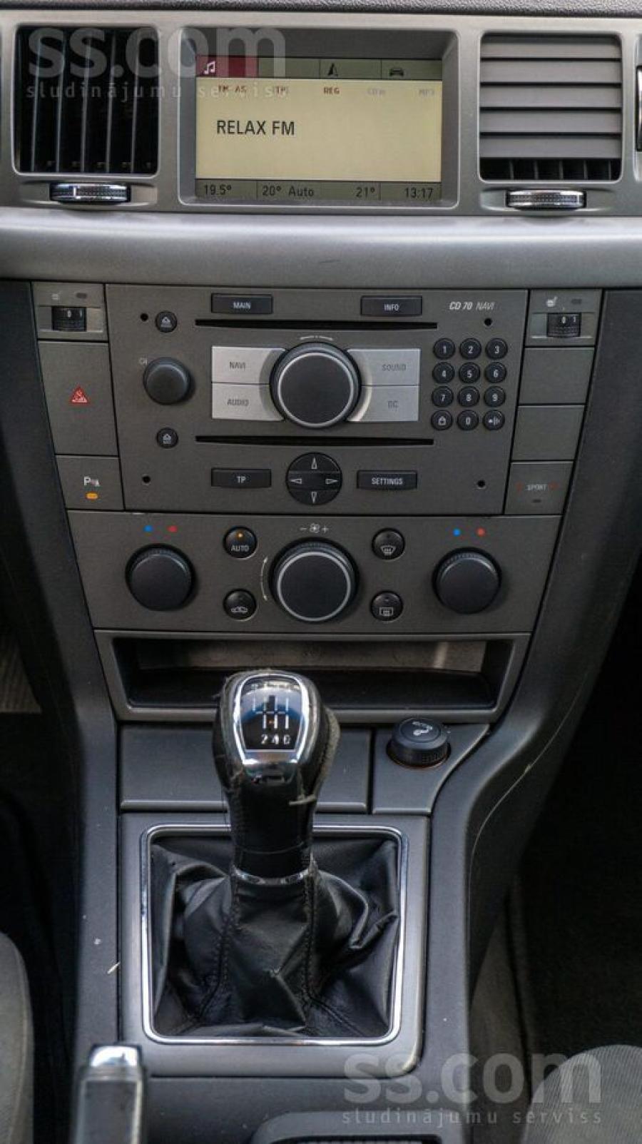 Black Opel Vectra 2007 in Riga, with an engine capacity of 3.00 L and mileage of 342 thousand km for 990 €, photo 14 on AUTOMOTO.COM.LV