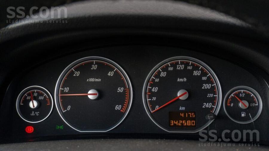 Black Opel Vectra 2007 in Riga, with an engine capacity of 3.00 L and mileage of 342 thousand km for 990 €, photo 18 on AUTOMOTO.COM.LV