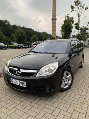 Black Opel Vectra 2007 in Birstonas, with an engine capacity of 1.90 L and mileage of 271 thousand km for 2590 €, photo  on AUTOMOTO.COM.LV