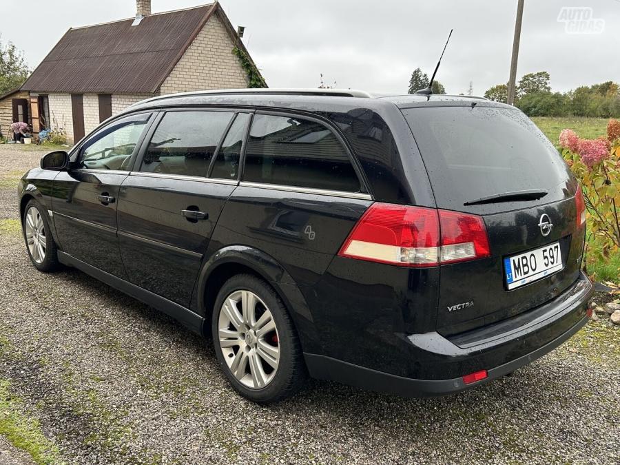 Melns Opel Vectra 2007 Viļņa, ar dzinēja tilpumu 1.90 L un nobraukumu 330 tūkst. km par 830 €, foto 6 vietnē AUTOMOTO.COM.LV