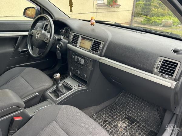 Melns Opel Vectra 2007 Viļņa, ar dzinēja tilpumu 1.90 L un nobraukumu 330 tūkst. km par 830 €, foto 8 vietnē AUTOMOTO.COM.LV