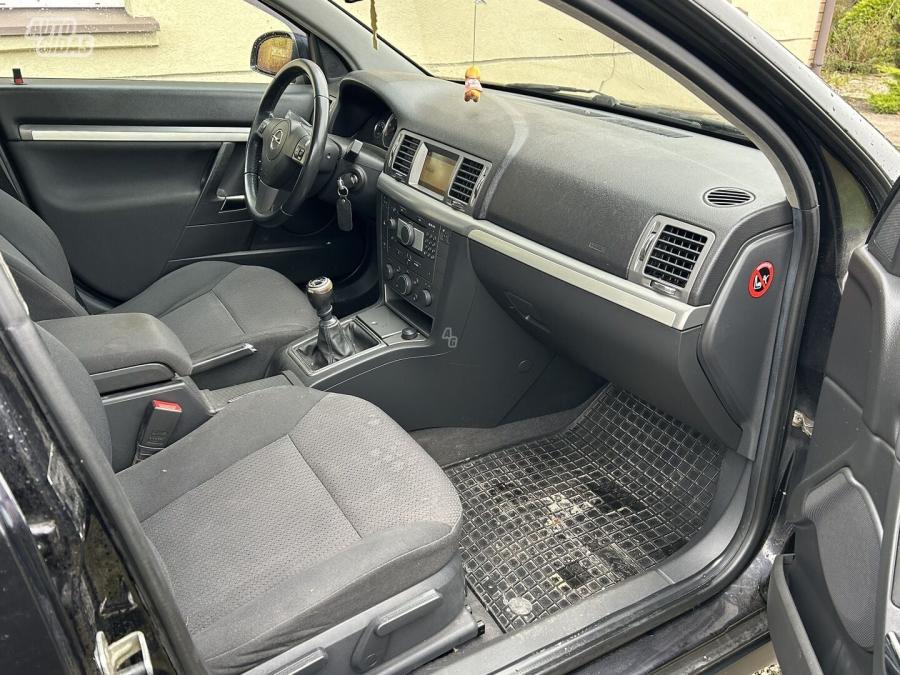 Melns Opel Vectra 2007 Viļņa, ar dzinēja tilpumu 1.90 L un nobraukumu 330 tūkst. km par 830 €, foto 9 vietnē AUTOMOTO.COM.LV
