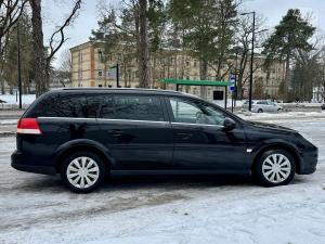Black Opel Vectra 2008 in Alytus, with an engine capacity of 1.90 L and mileage of 381 thousand km for 2499 €, photo 22 on AUTOMOTO.COM.LV