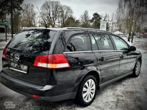 Black Opel Vectra 2008 in Alytus, with an engine capacity of 1.90 L and mileage of 381 thousand km for 2499 €, photo 25 on AUTOMOTO.COM.LV