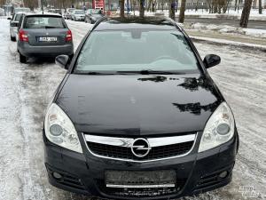 Black Opel Vectra 2008 in Alytus, with an engine capacity of 1.90 L and mileage of 381 thousand km for 2499 €, photo 27 on AUTOMOTO.COM.LV