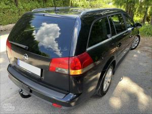 Black Opel Vectra 2008 in Vilnius, with an engine capacity of 1.90 L and mileage of 337 thousand km for 1750 €, photo 5 on AUTOMOTO.COM.LV