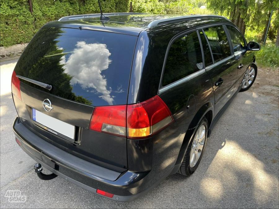 Black Opel Vectra 2008 in Vilnius, with an engine capacity of 1.90 L and mileage of 337 thousand km for 1750 €, photo 5 on AUTOMOTO.COM.LV