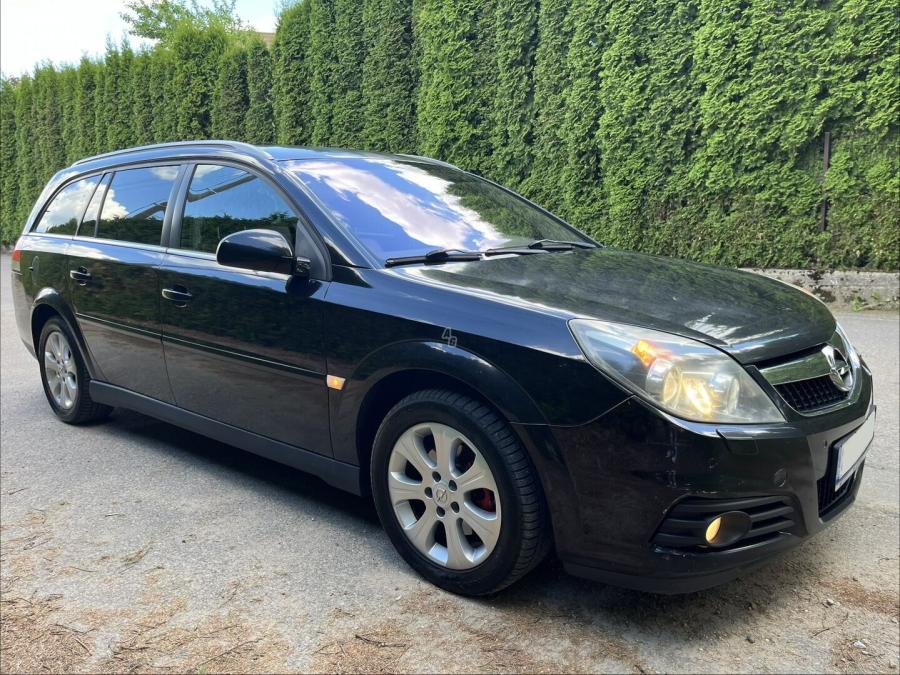Black Opel Vectra 2008 in Vilnius, with an engine capacity of 1.90 L and mileage of 337 thousand km for 1750 €, photo 14 on AUTOMOTO.COM.LV