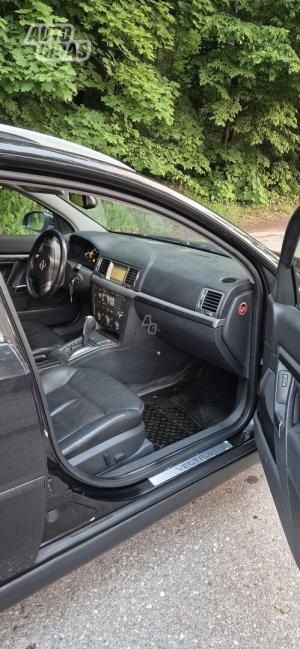 Black Opel Vectra 2008 in Alytus, with an engine capacity of 1.90 L and mileage of 419 thousand km for 1400 €, photo 13 on AUTOMOTO.COM.LV