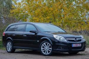 Black Opel Vectra 2008 in Grobiņa, with an engine capacity of 1.90 L and mileage of 272 thousand km for 3500 €, photo 5 on AUTOMOTO.COM.LV