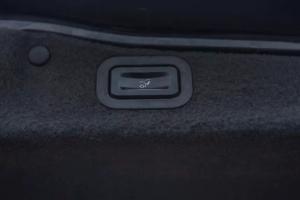 Black Opel Vectra 2008 in Grobiņa, with an engine capacity of 1.90 L and mileage of 272 thousand km for 3500 €, photo 21 on AUTOMOTO.COM.LV