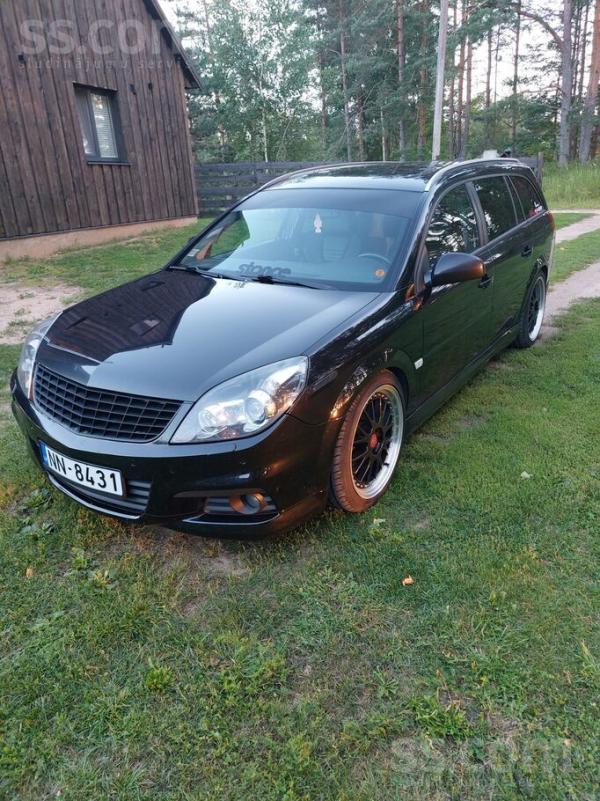 Black Opel Vectra 2008 in Gulbene, with an engine capacity of 1.90 L and mileage of 425 thousand km for 4000 €, photo 2 on AUTOMOTO.COM.LV