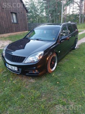 Black Opel Vectra 2008 in Gulbene, with an engine capacity of 1.90 L and mileage of 425 thousand km for 4000 €, photo 3 on AUTOMOTO.COM.LV