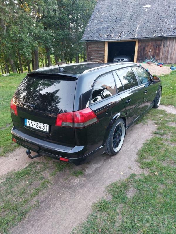 Black Opel Vectra 2008 in Gulbene, with an engine capacity of 1.90 L and mileage of 425 thousand km for 4000 €, photo 5 on AUTOMOTO.COM.LV