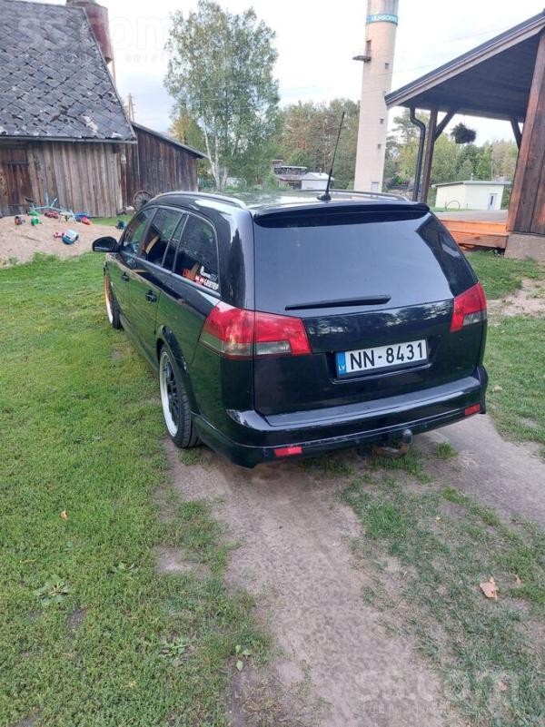 Black Opel Vectra 2008 in Gulbene, with an engine capacity of 1.90 L and mileage of 425 thousand km for 4000 €, photo 6 on AUTOMOTO.COM.LV