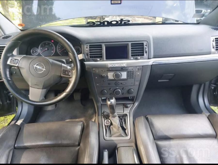 Black Opel Vectra 2008 in Gulbene, with an engine capacity of 1.90 L and mileage of 425 thousand km for 4000 €, photo 10 on AUTOMOTO.COM.LV