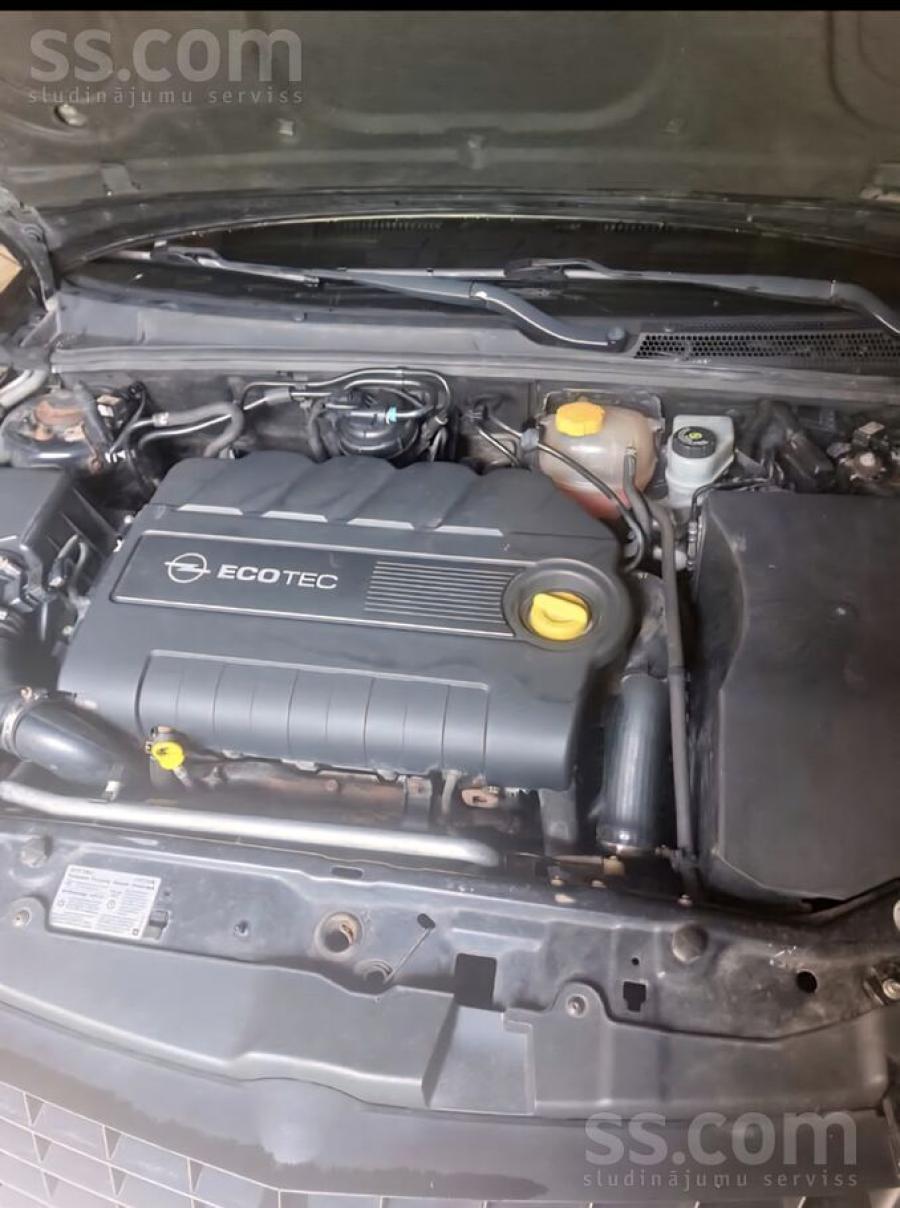 Black Opel Vectra 2008 in Gulbene, with an engine capacity of 1.90 L and mileage of 425 thousand km for 4000 €, photo 12 on AUTOMOTO.COM.LV