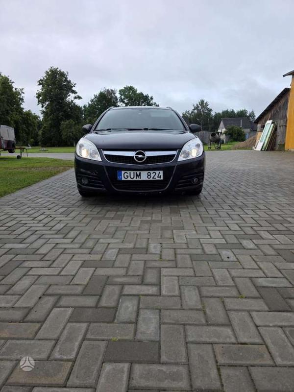 Black Opel Vectra 2008 in Vilkaviskis, with an engine capacity of 1.91 L and mileage of 440 thousand km for 1200 €, photo 1 on AUTOMOTO.COM.LV