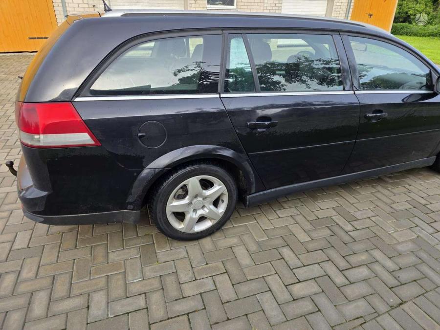 Melns Opel Vectra 2008 Vilkaviškis, ar dzinēja tilpumu 1.91 L un nobraukumu 440 tūkst. km par 1200 €, foto 5 vietnē AUTOMOTO.COM.LV