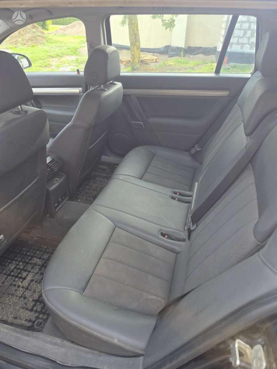 Melns Opel Vectra 2008 Vilkaviškis, ar dzinēja tilpumu 1.91 L un nobraukumu 440 tūkst. km par 1200 €, foto 7 vietnē AUTOMOTO.COM.LV