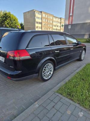 Black Opel Vectra 2008 in Vilnius, with an engine capacity of 1.90 L and mileage of 320 thousand km for 1850 €, photo 6 on AUTOMOTO.COM.LV