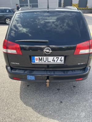 Black Opel Vectra 2008 in Kaunas, with an engine capacity of 1.91 L and mileage of 340 thousand km for 1950 €, photo 5 on AUTOMOTO.COM.LV