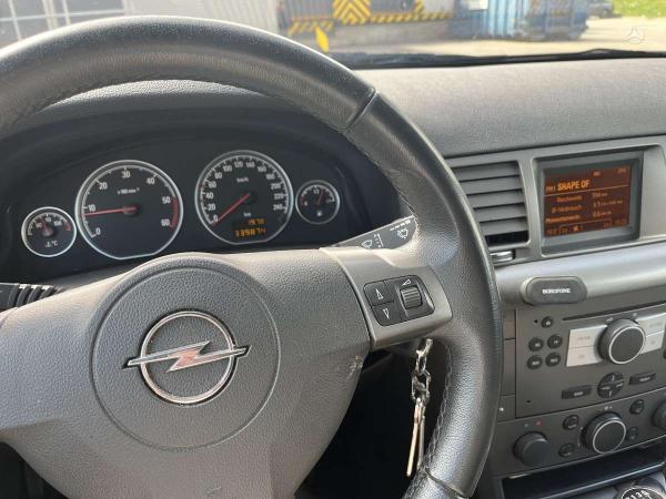 Melns Opel Vectra 2008 Kauņa, ar dzinēja tilpumu 1.91 L un nobraukumu 340 tūkst. km par 1950 €, foto 5 vietnē AUTOMOTO.COM.LV