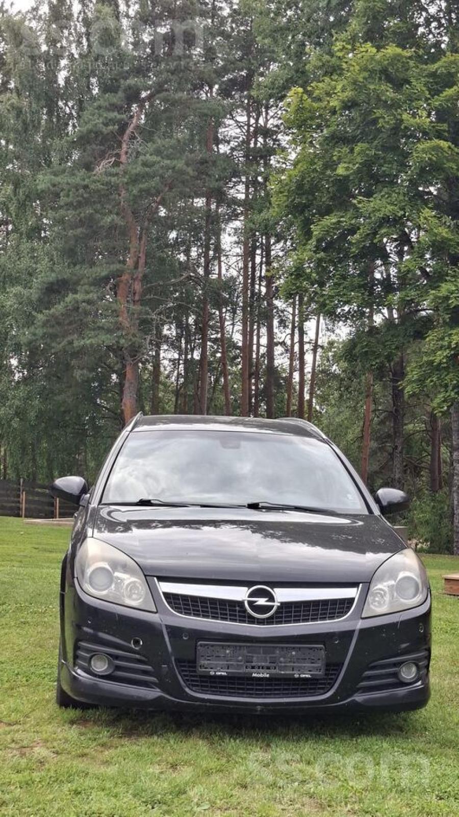 Black Opel Vectra 2008 in Gulbene, with an engine capacity of 1.90 L and mileage of 320 thousand km for 800 €, photo 1 on AUTOMOTO.COM.LV