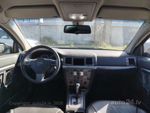 Black Opel Vectra 2008 in Tallinn, with an engine capacity of 1.90 L and mileage of 362 thousand km for 799 €, photo 5 on AUTOMOTO.COM.LV