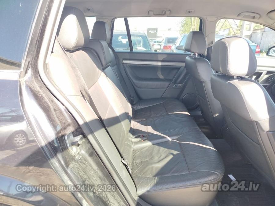 Black Opel Vectra 2008 in Tallinn, with an engine capacity of 1.90 L and mileage of 362 thousand km for 799 €, photo 8 on AUTOMOTO.COM.LV