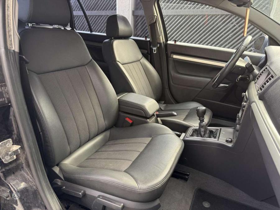 Melns Opel Vectra 2008 Kauņa, ar dzinēja tilpumu 1.91 L un nobraukumu 293 tūkst. km par 1199 €, foto 19 vietnē AUTOMOTO.COM.LV
