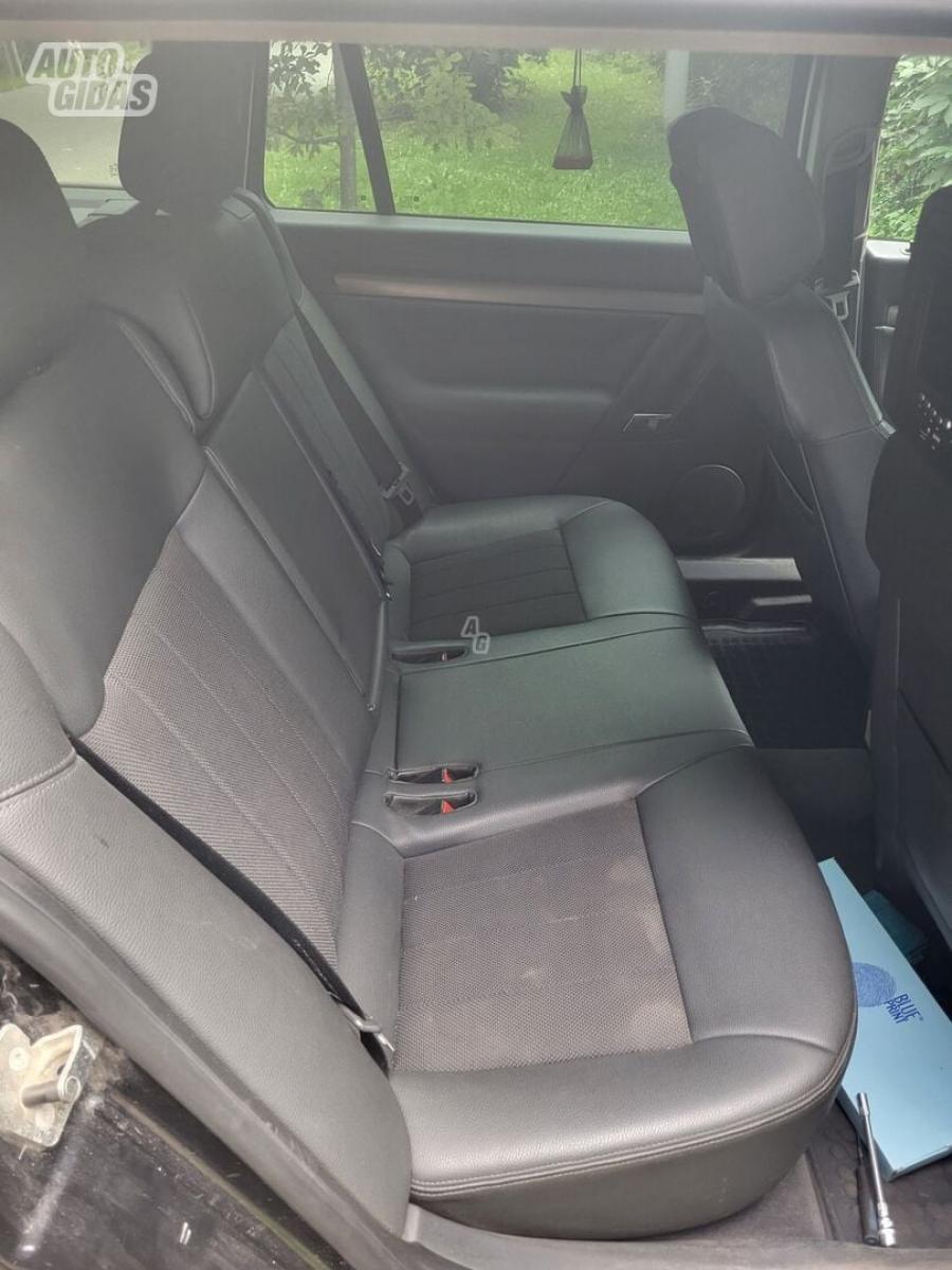 Black Opel Vectra 2008 in Siauliai, with an engine capacity of 1.90 L and mileage of 360 thousand km for 1550 €, photo 6 on AUTOMOTO.COM.LV