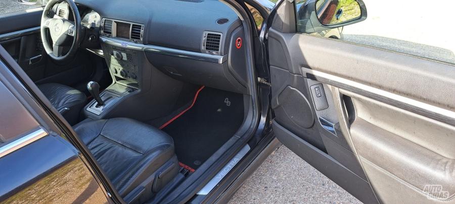 Melns Opel Vectra 2008 Druskininkai, ar dzinēja tilpumu 1.90 L un nobraukumu 300 tūkst. km par 550 €, foto 14 vietnē AUTOMOTO.COM.LV