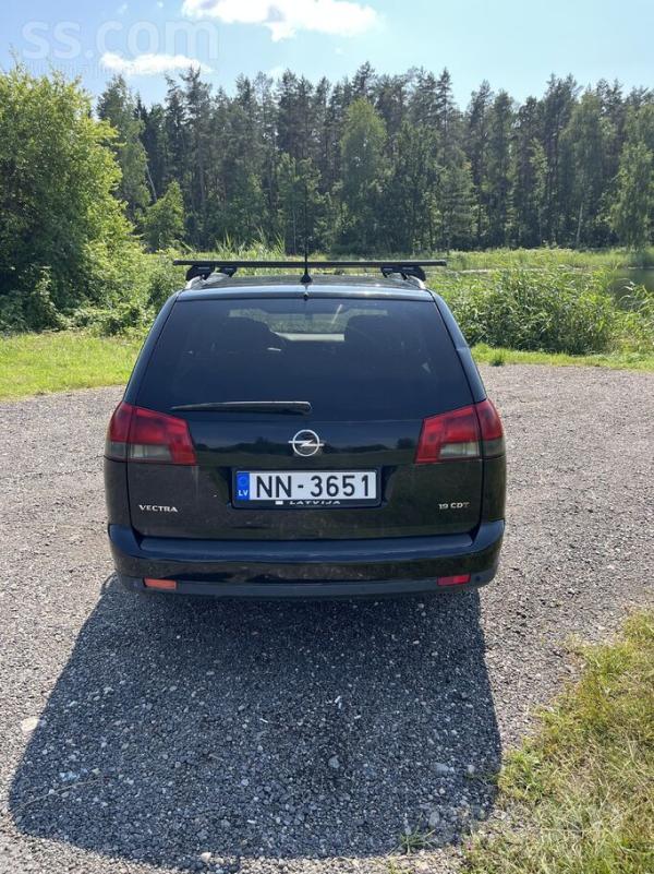 Melns Opel Vectra 2009 Jelgava, ar dzinēja tilpumu 1.90 L un nobraukumu 317 tūkst. km par 2400 €, foto 6 vietnē AUTOMOTO.COM.LV